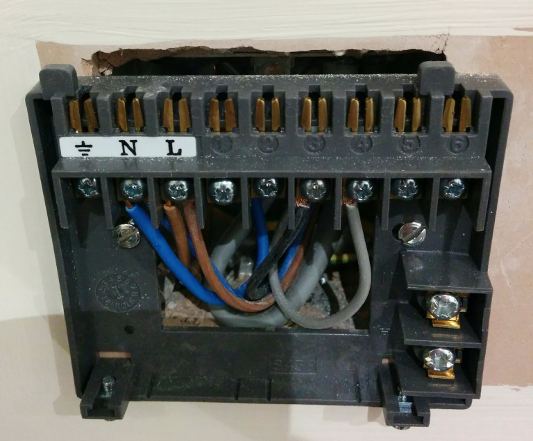 New House Old Tech. Replacing a Danfoss TP9000 with a Nest 3rd gen ...